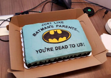 30 Funny Farewell Cakes That Employees Received On Their Final Day Of Work