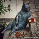 Tombili The Famous Street Cat Of Istanbul Gets Her Own Bronze Statue