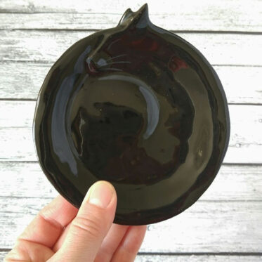 Russian-Based Artist Taniko Ga Creates Cute Ceramic Plates Of Curled-Up ...
