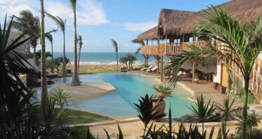 People Are Turning Their Backyards Into A Vacation Spot With 'Sand Pools'