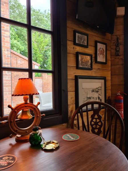 Husband And Wife Duo Built A Mini Pub In A Garden And Now Everyone ...