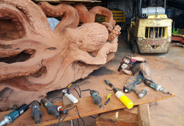 Artist Jeffrey Samudosky Turns Fallen Redwood Tree Into Giant Octopus ...
