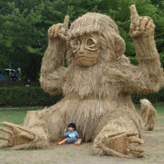 People Create Giant Straw Sculptures At Japan’s Annual Wara Art Festival