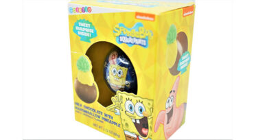 You Can Get A SpongeBob Hot Chocolate Bomb That Reveals A Pineapple ...