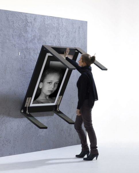 This Picture Frame Turns Into A Table Making It Perfect For Rooms With ...