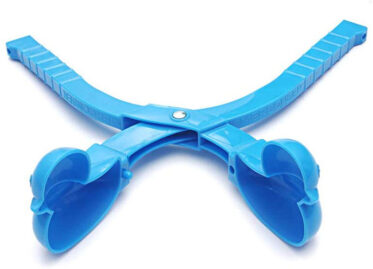 Build An Army Of Snow Ducks With This Duck-Shaped Snowball Maker