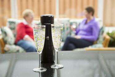 Turn Any Liquid Into Caviar-Shaped Pearls With This Automatic Spherificator