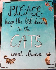 30 Cat Warning Signs Owners Had To Put Up For One Reason Or Another