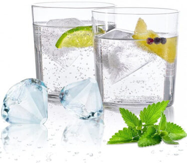 Diamond-Shaped Ice Cubes Will Take Your Drinks To Another Level Of Fabulous