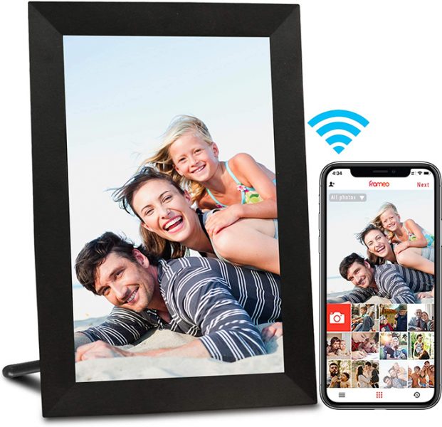 This Digital Picture Frame Allows You To Display Photos From Your Phone