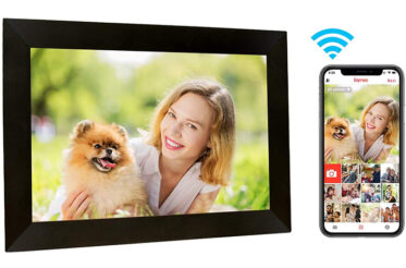 This Digital Picture Frame Allows You To Display Photos From Your Phone
