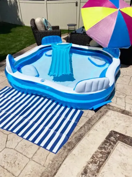 This Inflatable Pool Has 4 Seats For Maximum Comfort While Enjoying The Sun