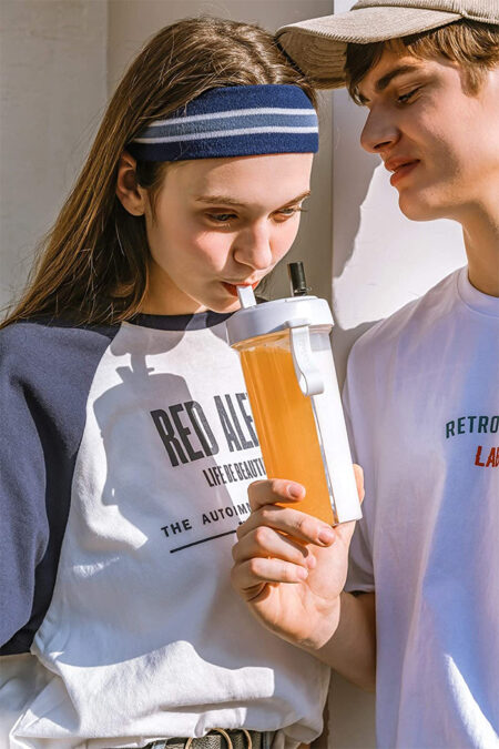 This Dual-Chamber Water Bottle Can Hold Two Different Drinks