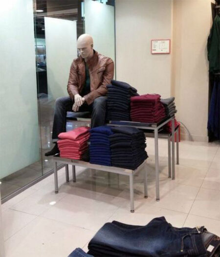 People Share The Times They Saw Mannequins Acting Strangely
