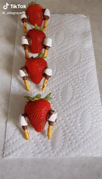 People Are Making Chocolate Strawberry Turkeys For An Adorable ...